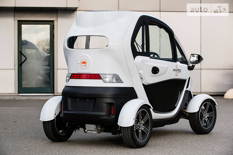 I’ve seen this guy driving around for weeks and managed to finally snap ...